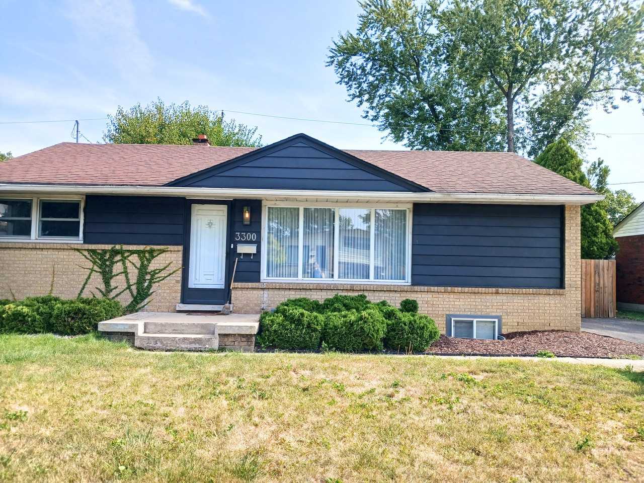 3300 Mark Avenue, Windsor, ON N9E 2X1, CAN - 3 bedroom House Rental ...