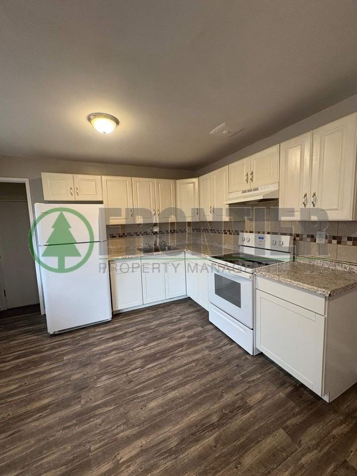 10309 Reba Dr, Ferguson, MO 63136 - 3 Bedroom Apartment for Rent ...