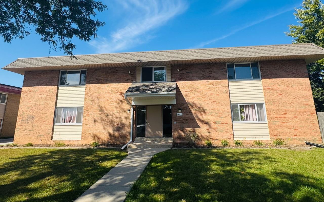 1910 Madera Apartments - Waukesha WI | Zumper