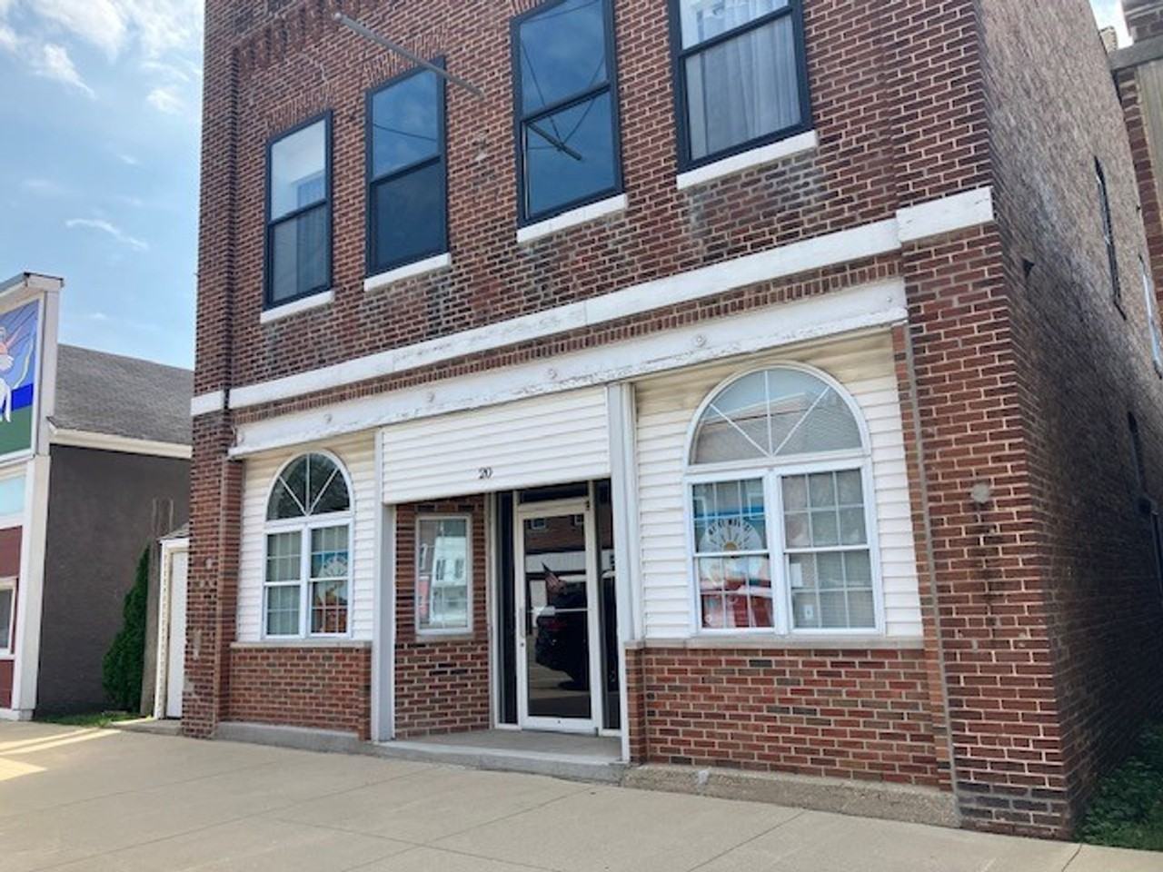 Canoe Cabin - 20 N Wisconsin St - 20 Wisconsin Street, Darien, WI 53114 ...