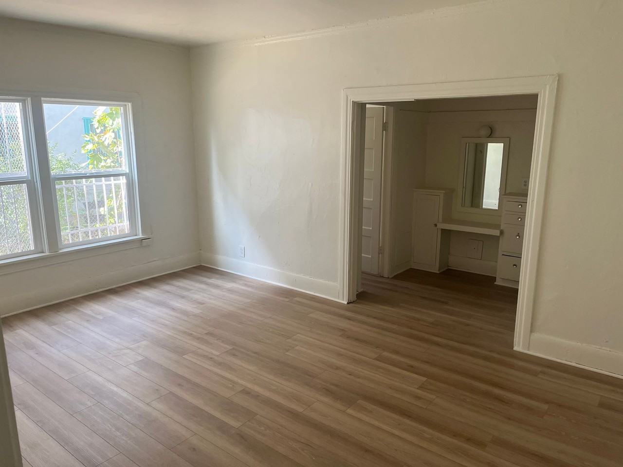 Carol Arms Apartments - 345 S Rampart Blvd Los Angeles CA | Zumper