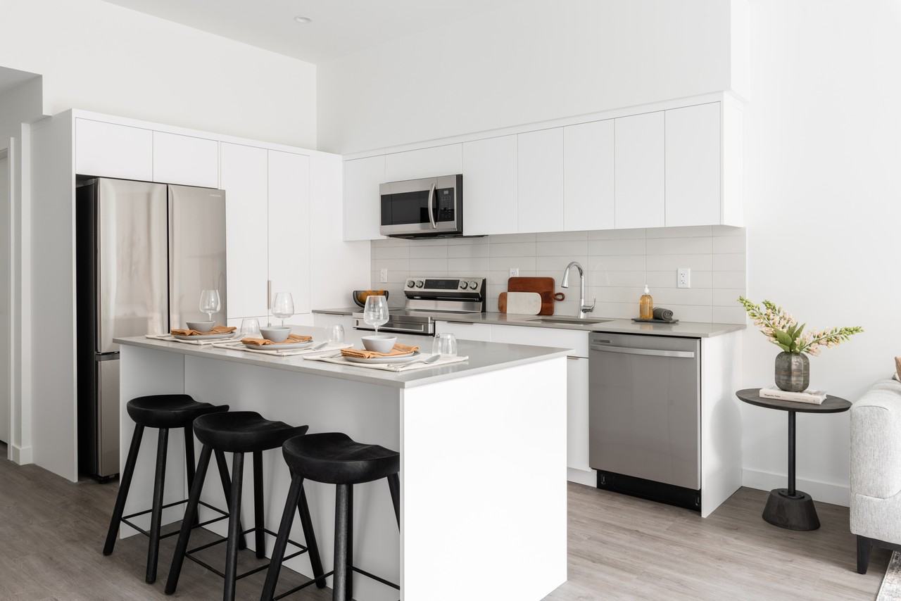 The Scott Apartments - 711 & 711 Hillside Avenue Victoria BC | Zumper