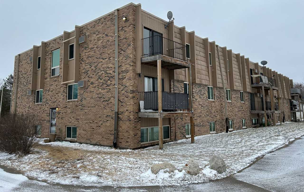 Manor House Apartment 2 Bed, 1 Bath - 825 4th St Ne Staples MN | Zumper
